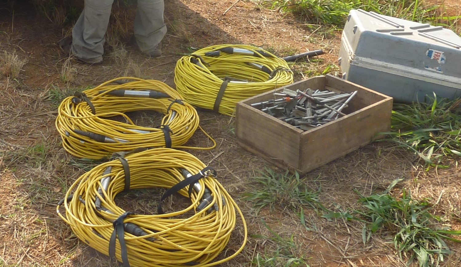 Seismic and Resistivity cables cables - Geotools