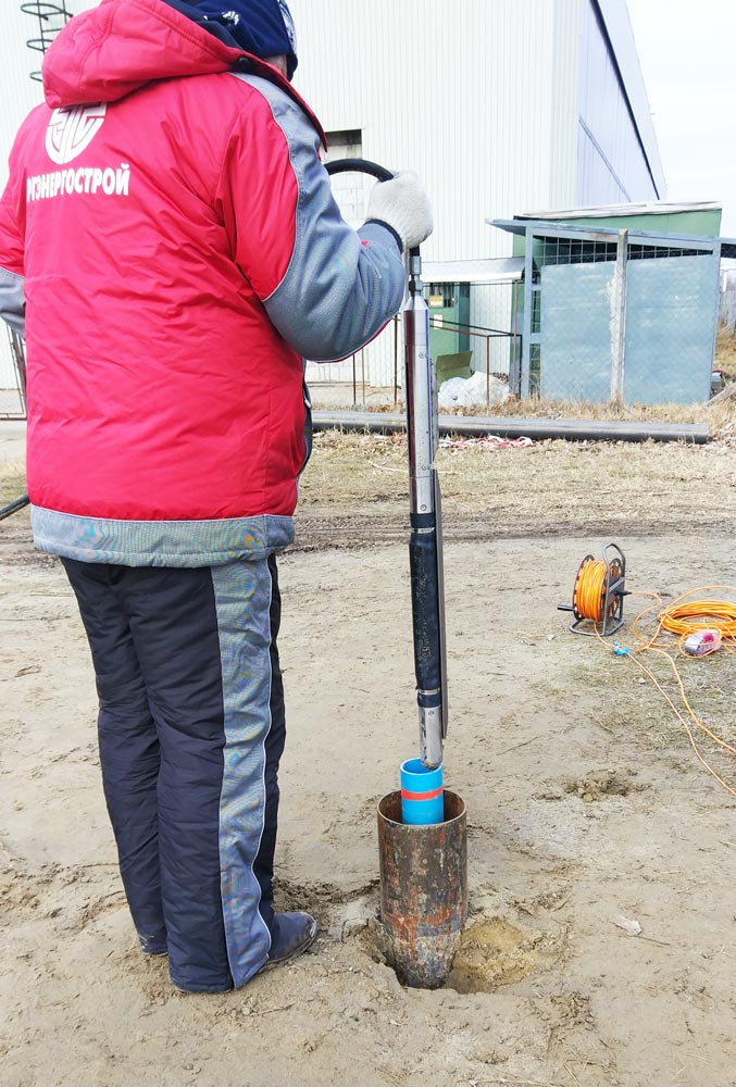 Borehole Seismic source of Shear SH and P waves SHock