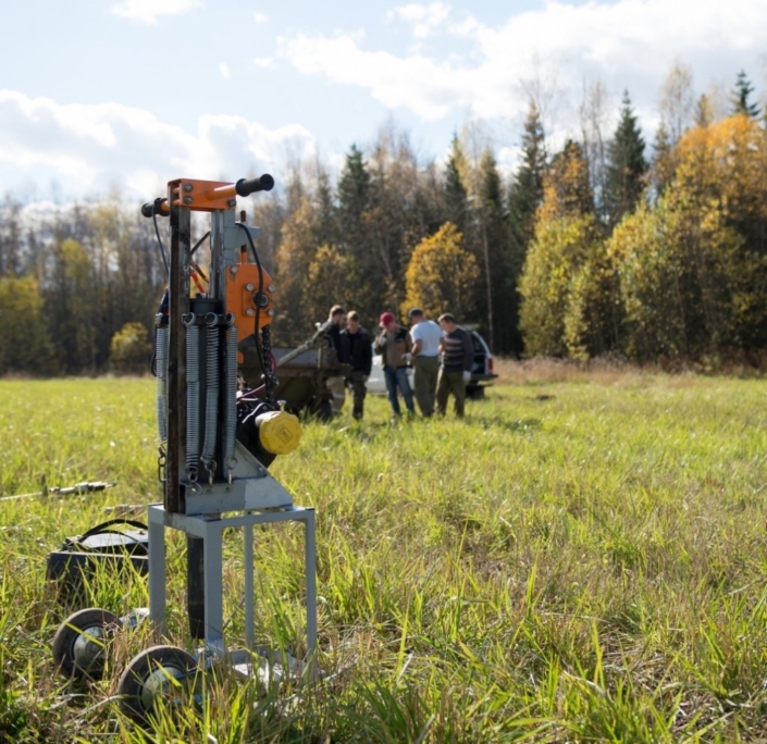 Seismic Source for Engineering Refraction and Surface MASW